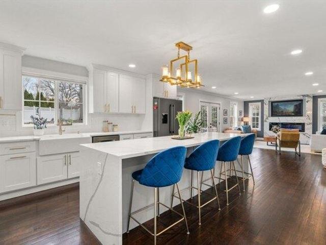 3 bedroom, Natick MA 01760 103186781