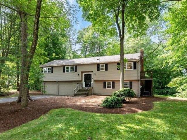 3 bedroom, Natick MA 01760 105061808