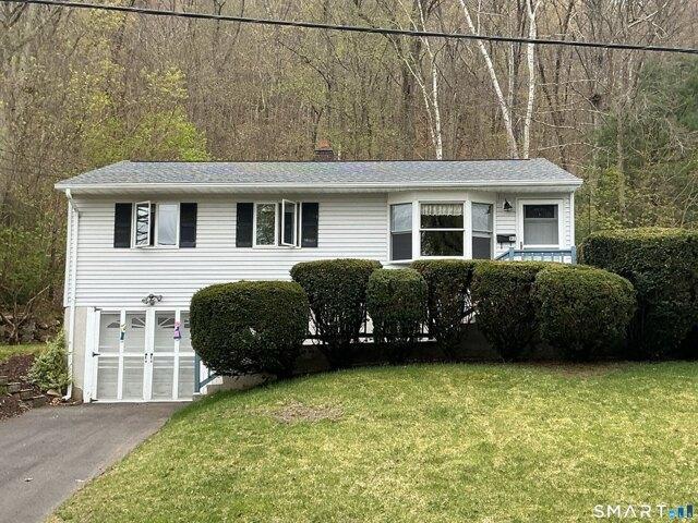 3 bedroom, Naugatuck CT 06770 LS102828814