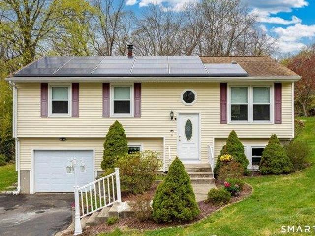 3 bedroom, Naugatuck CT 06770 LS103100311