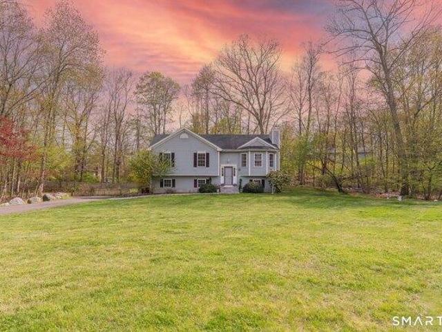 3 bedroom, Naugatuck CT 06770 102475550