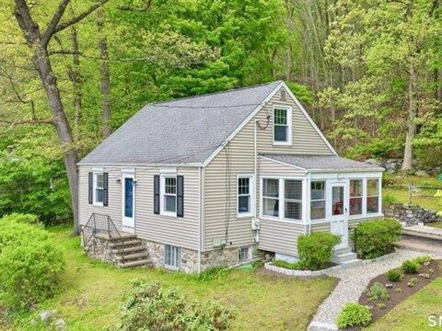 3 bedroom, Naugatuck CT 06770 104152790