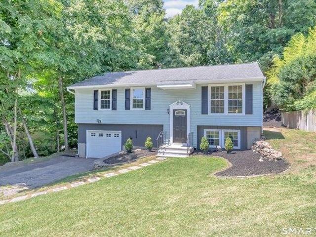 3 bedroom, Naugatuck CT 06770 104812025