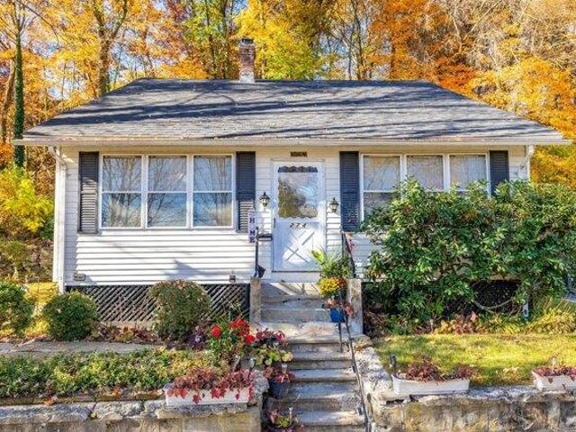 3 bedroom, Naugatuck CT 06770 88553072