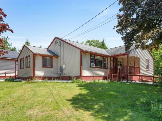 3 bedroom, Naugatuck CT 90357388
