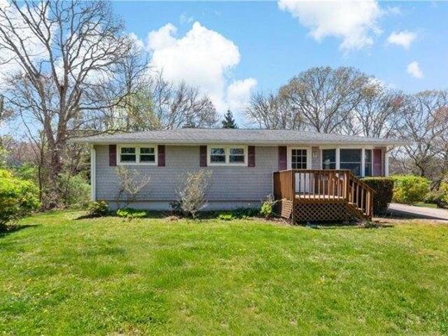 3 bedroom, Narragansett RI 02882 104045639