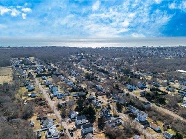 3 bedroom, Narragansett RI 02882 104008747