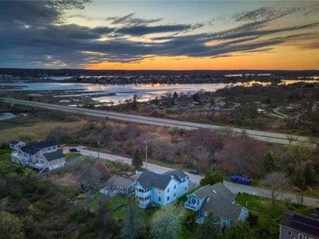 3 bedroom, Narragansett RI 02882 104009846