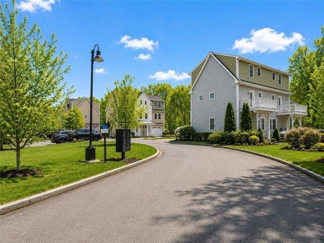 3 bedroom, Narragansett RI 02882 104010094