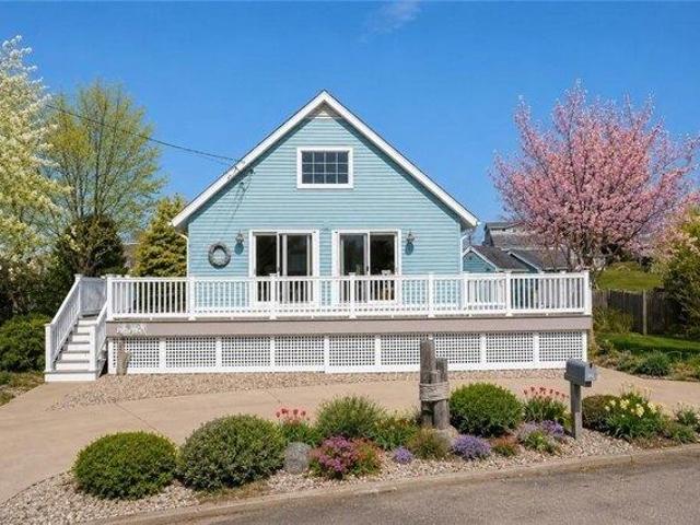 3 bedroom, Narragansett RI 02882 104568899