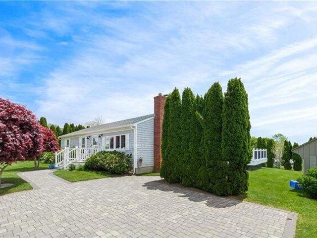 3 bedroom, Narragansett RI 02882 104607558