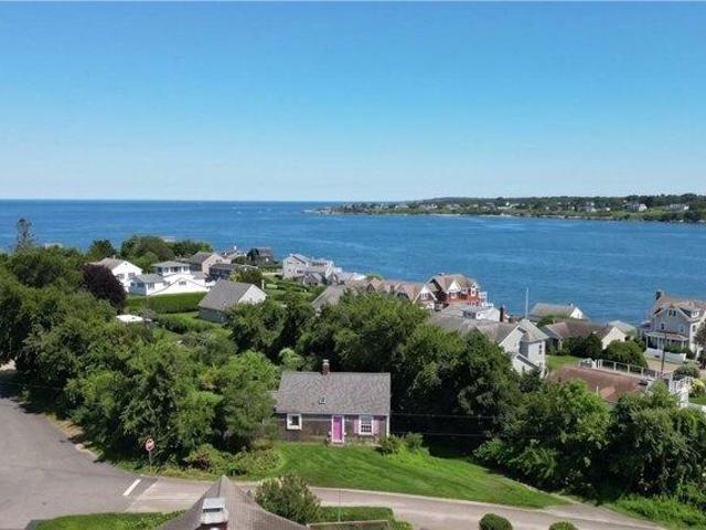 3 bedroom, Narragansett RI 02882 105159226