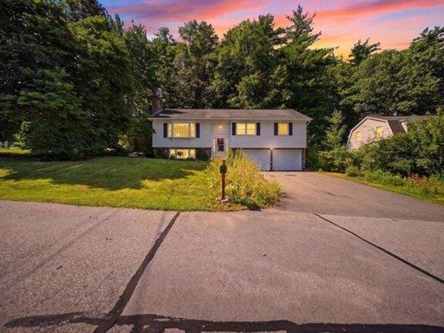 3 bedroom, Nashua NH 03064 105093447