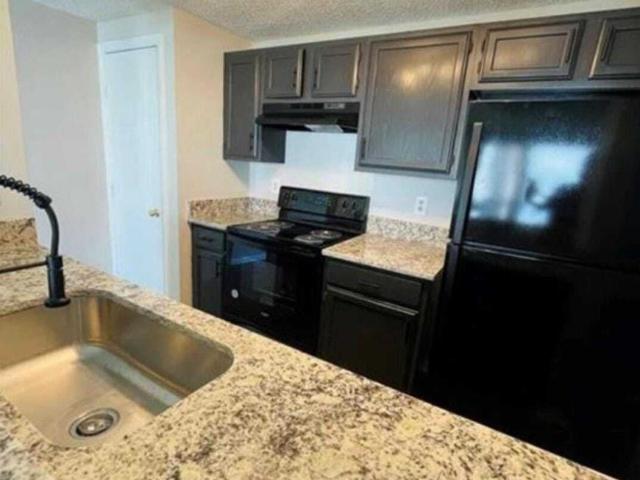 3 bedroom, NC NC 28213 LS101726141
