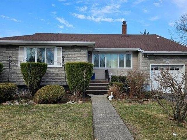 3 bedroom, New Milford NJ 07646 LS101750880