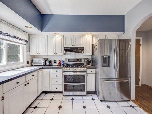 3 bedroom, New Bedford MA 02740 104510862