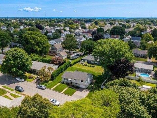3 bedroom, New Bedford MA 02740 105192809