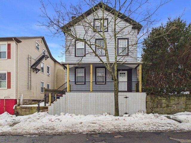 3 bedroom, New Bedford MA 02740 102634382