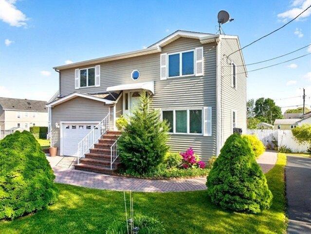 3 bedroom, New Bedford MA 02740 102960923