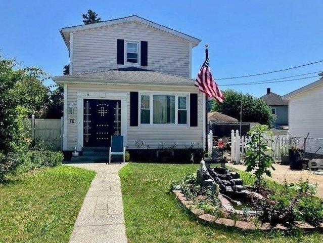 3 bedroom, New Bedford MA 02744 105123385