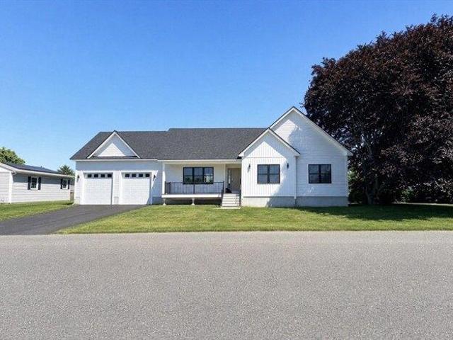 3 bedroom, New Bedford MA 02744 103128103