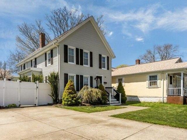 3 bedroom, New Bedford MA 02745 102344040