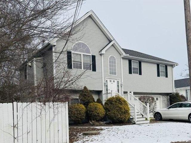 3 bedroom, New Bedford MA 02745 LS102410233