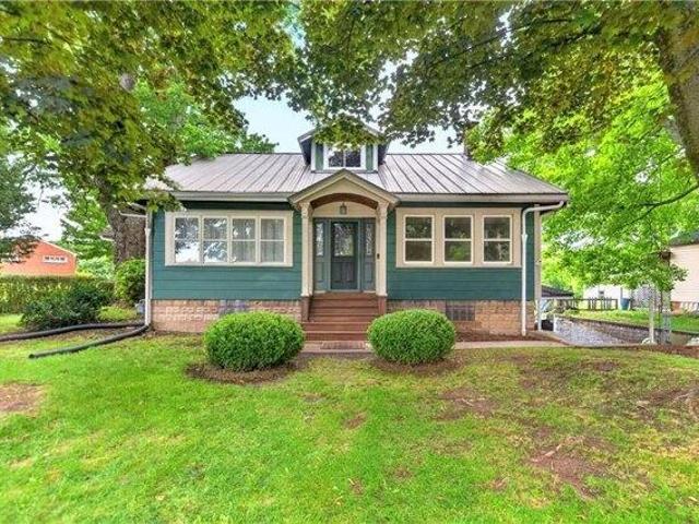 3 bedroom, New Brighton PA 15066 103625256