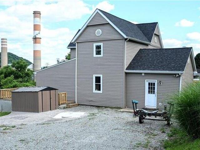 3 bedroom, New Eagle PA 15067 104907375
