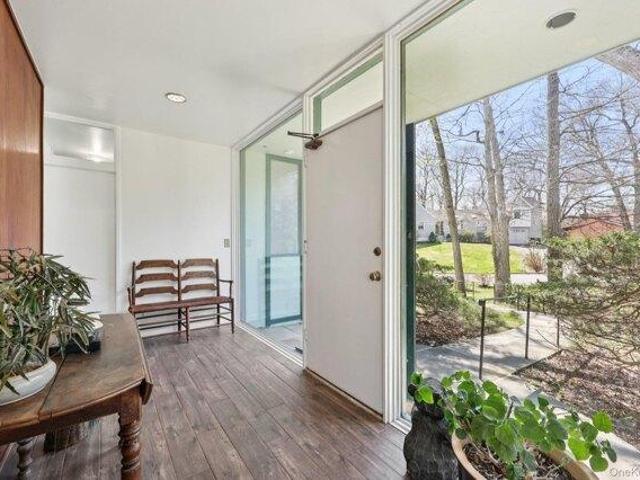 3 bedroom, New Rochelle NY 10804 102279780