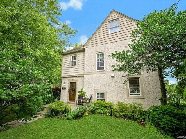 3 bedroom, New Rochelle NY 10801 105205593