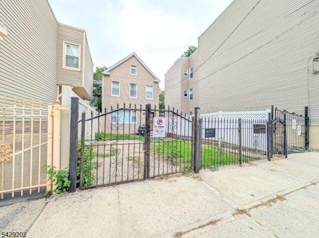 3 bedroom, Newark NJ 07104 104808705