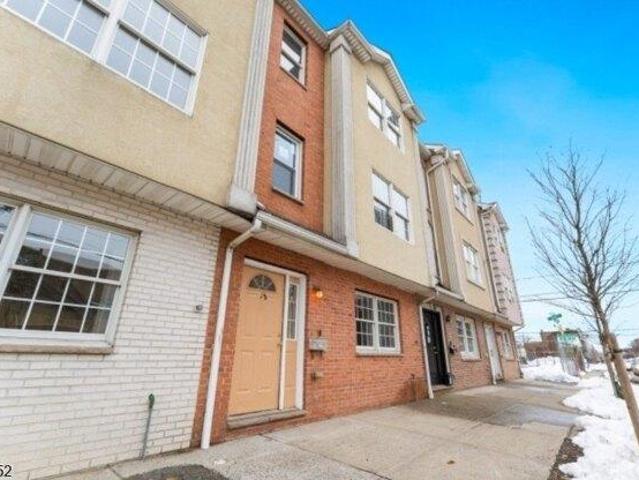 3 bedroom, Newark NJ 07102 102347108