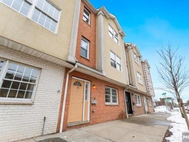 3 bedroom, Newark NJ 07102 102583316