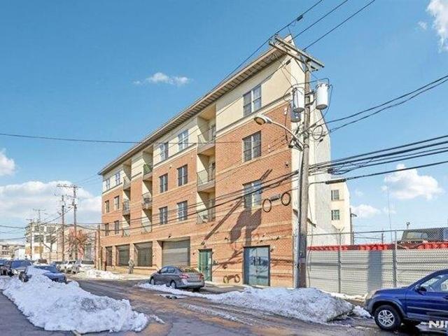 3 bedroom, Newark NJ 07112 102585505