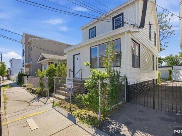 3 bedroom, Newark NJ 07112 102708050