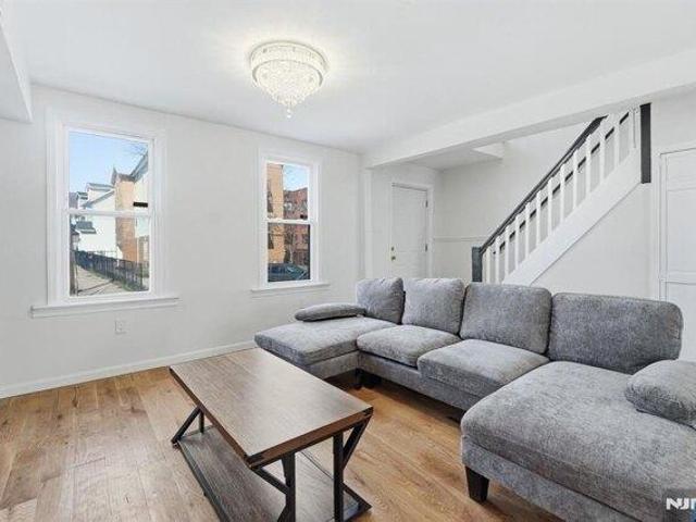 3 bedroom, Newark NJ 07112 104188992