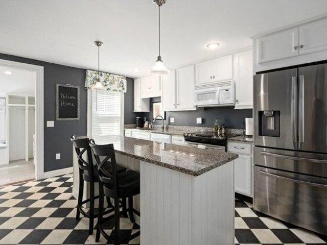 3 bedroom, Newburyport MA 01950 104604168