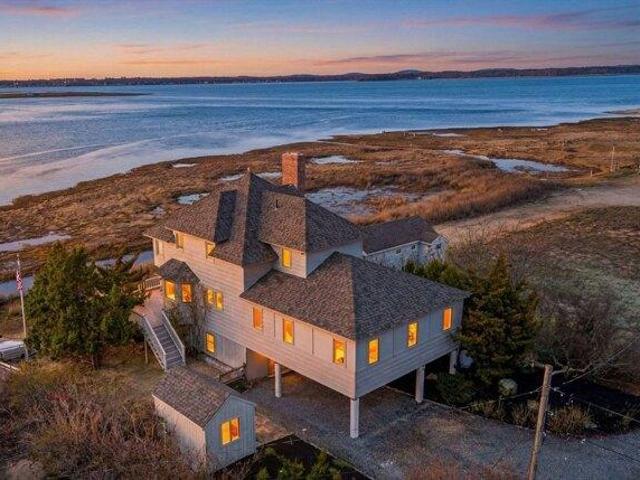 3 bedroom, Newburyport MA 01950 LS102215552