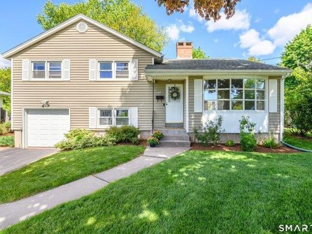 3 bedroom, Newington CT 06111 102318113