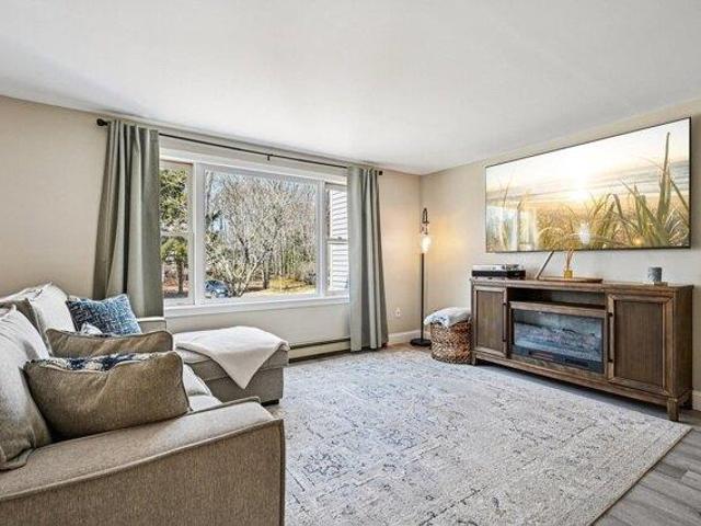 3 bedroom, Newmarket NH 03857 101897933