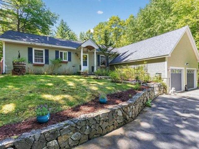 3 bedroom, Newmarket NH 03857 102824892
