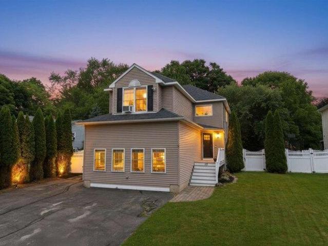 3 bedroom, Newmarket NH 03857 104720621