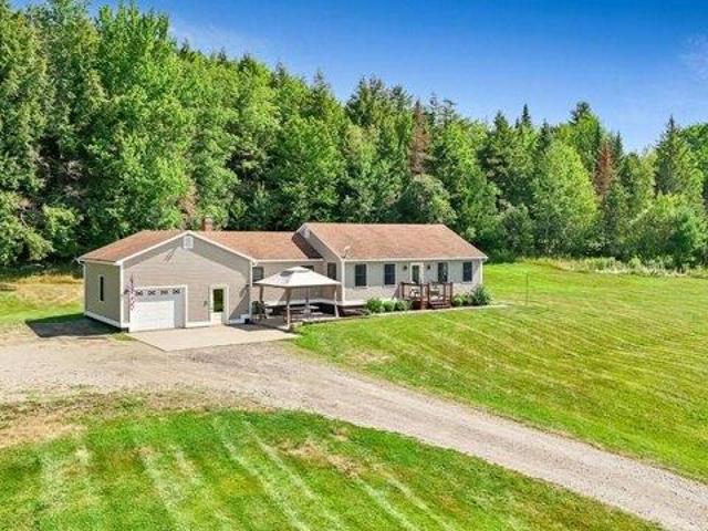 3 bedroom, Newport VT 05857 105513189