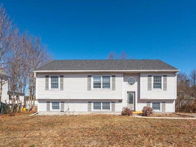 3 bedroom, Newport NH 03773 102559687