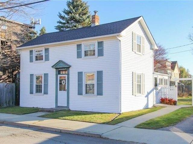 3 bedroom, Newport RI 02840 102121187