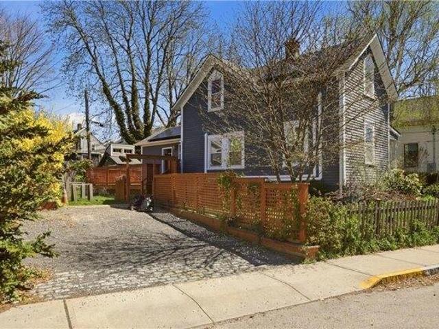 3 bedroom, Newport RI 02840 102211920
