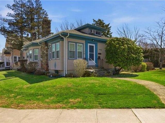3 bedroom, Newport RI 02840 LS103070956