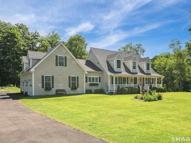 3 bedroom, Newtown CT 06470 104077154