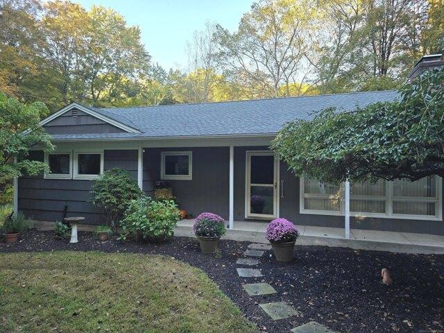 3 bedroom, Newtown CT 06482 LS102279144